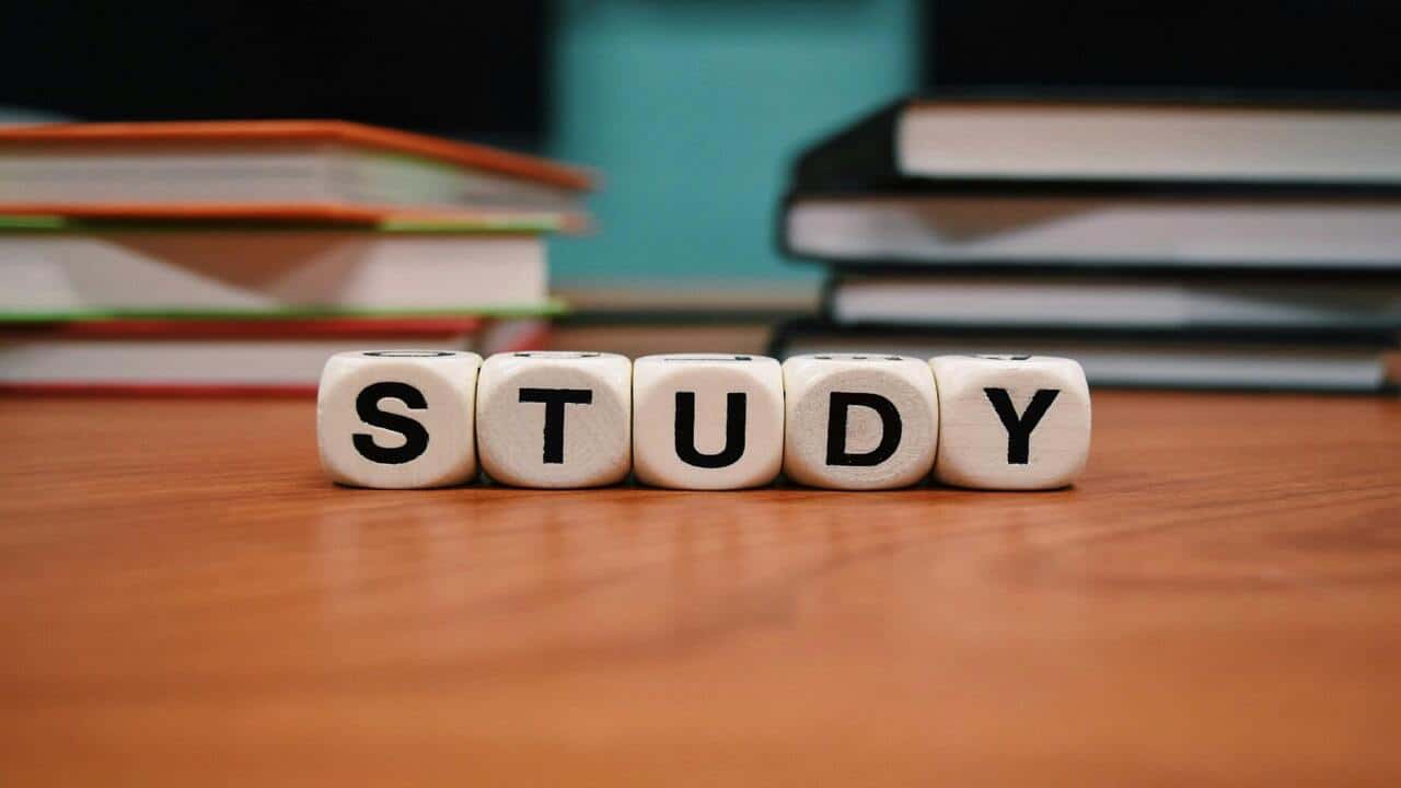 Contoh Review Jurnal, Pengertian, Ciri-ciri dan Cara Membuatnya - Detak ...