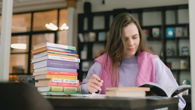 Mengenal Studi Pustaka: Pengertian, Jenis, dan Sumbernya