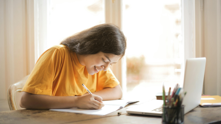 Mengenal Gaya Belajar: Pengertian, Jenis, Ciri, dan Contohnya